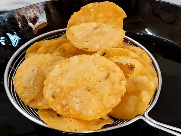 Telangana Garelu: కరకరలాడే తెలంగాణ గారెలు | How to make telangana ...