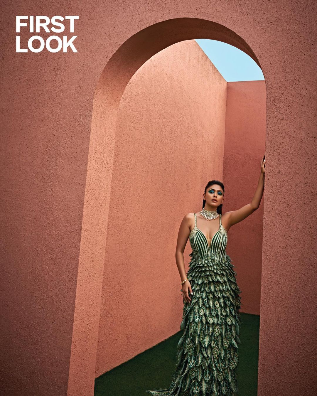 Mrunal Thakur: హాట్ సమ్మర్‌లో మరింత హీటెక్కిస్తున్న మృణాల్, నెమలిలాంటి ...