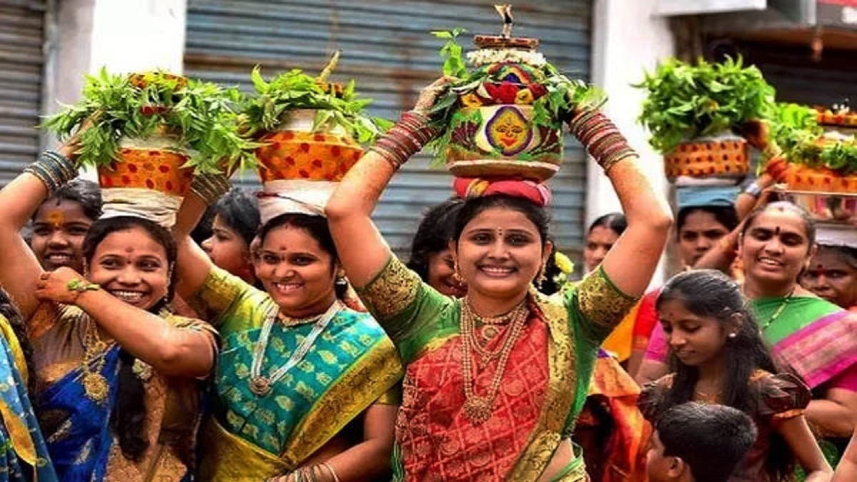 Bonalu 2023: ఆషాఢమాస బోనాల విశిష్టత.. గ్రామ దేవతకు సమర్పించే బోనాలకు ...