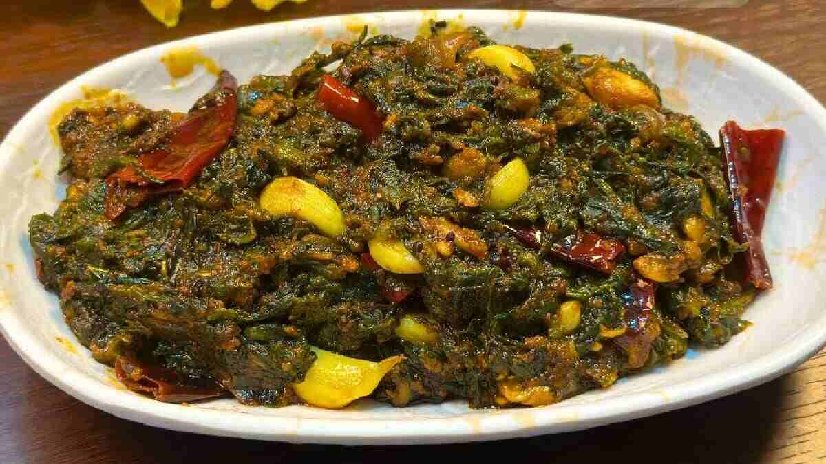 డిన్నర్‌లో వేడివేడి అన్నంలో పాలకూర్ ఉల్లికారం కలుపుకొని తింటే ...